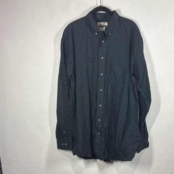 Wrangler | Shirts | Wrangler Riata Black Checkered Shirt Size Xlt ...